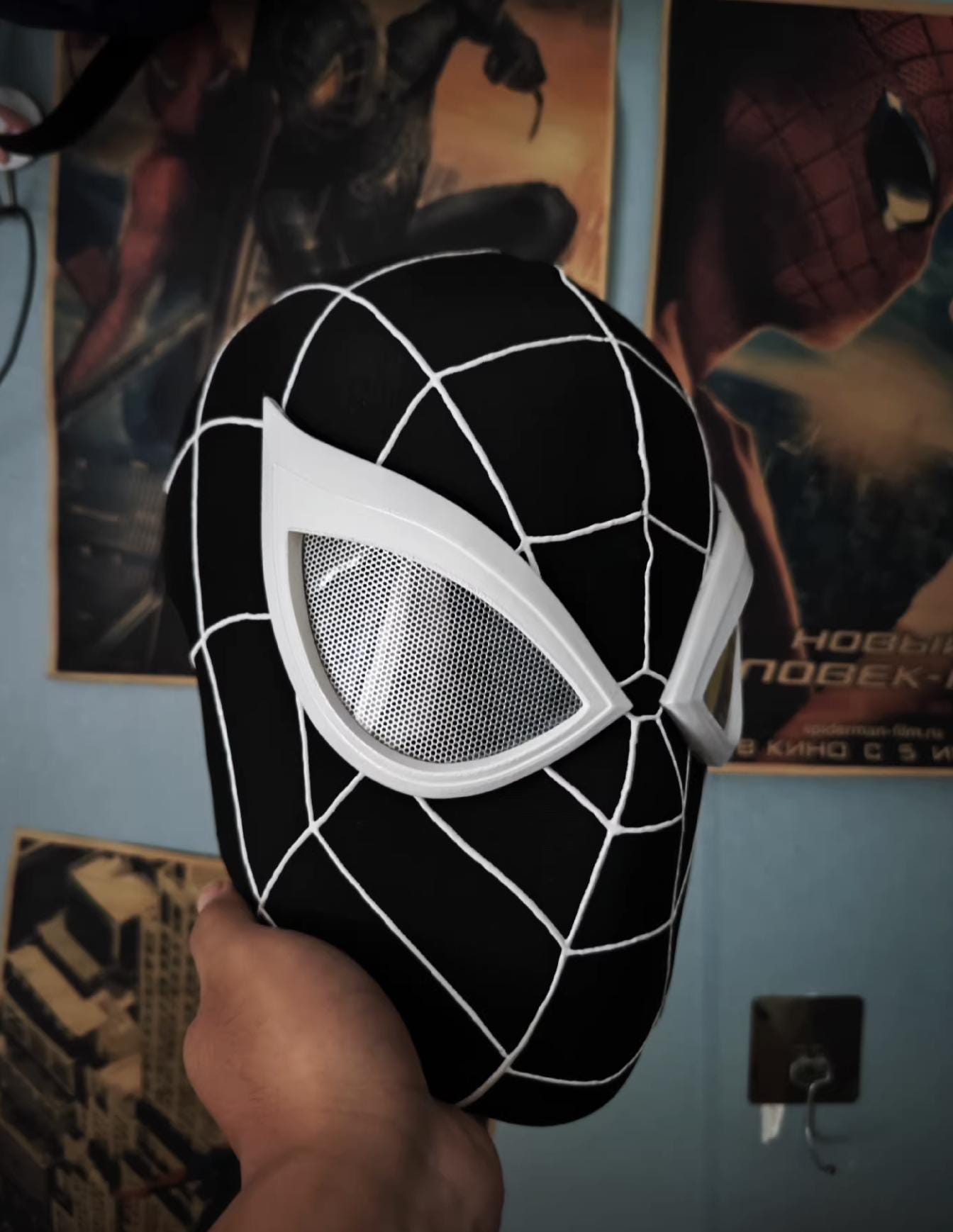 Marvel's Spider-Man Negative Suit Version Mask Negative Suit Mask Spid ...